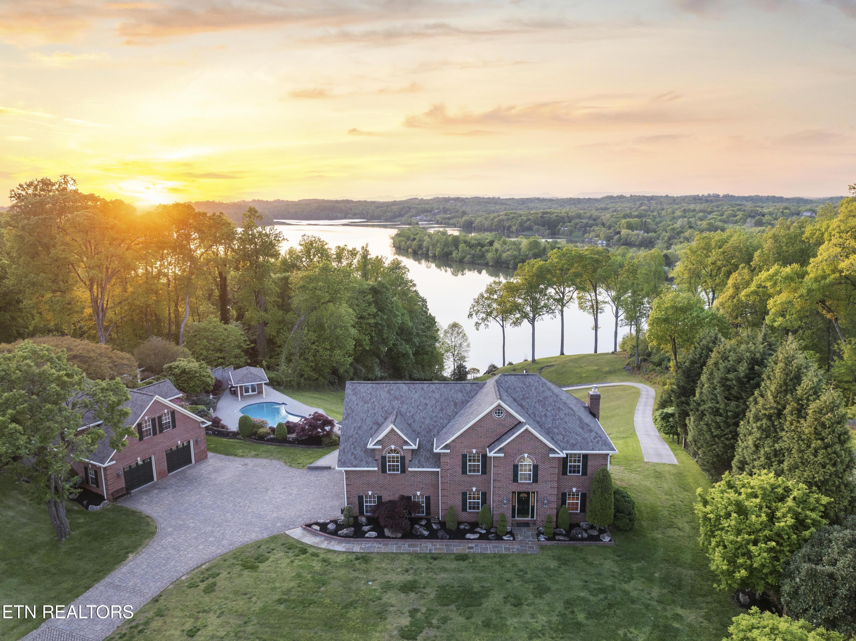 Lake Property for Sale on Fort Loudoun Lake